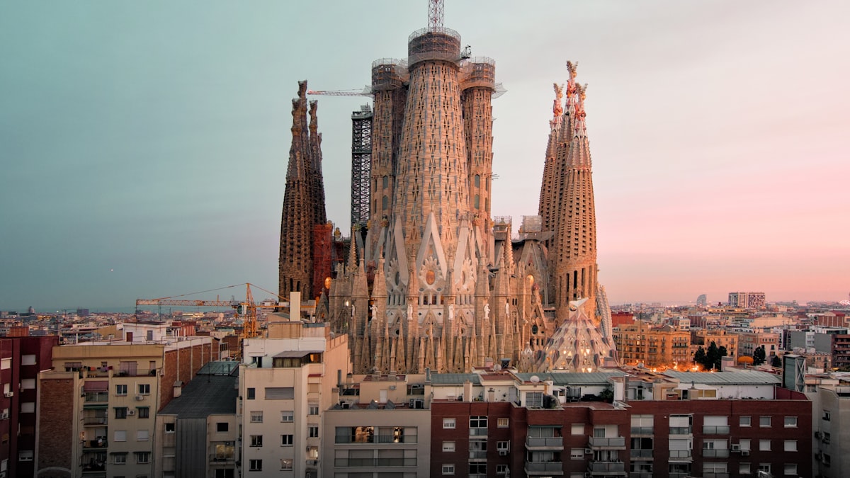 Barcelona in 4 Days: Long Weekend Itinerary & PTO Planner for 2026 ...